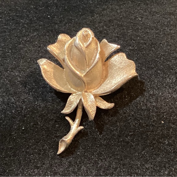 Jewelry | Vintage Rose Brooch Matte Gold Tone 3d Effect With Stem ...